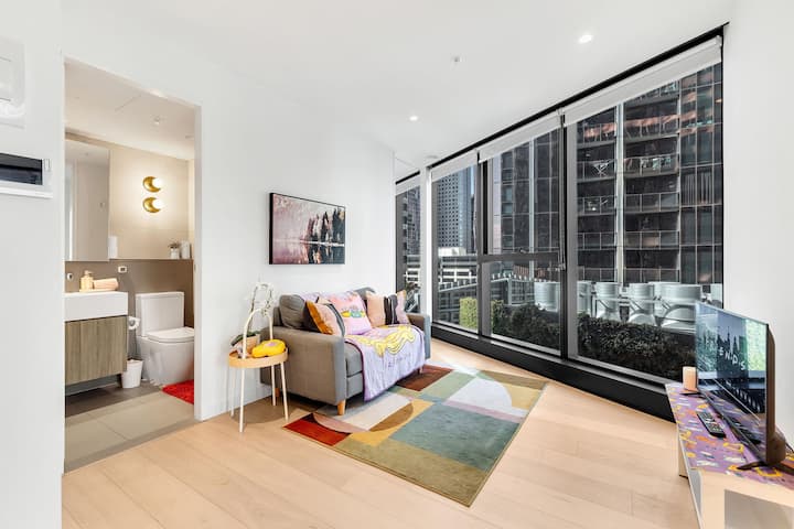Chic 2br 1bath Apt In Melbourne Cbd | Central Stay - Flinders Street Railway Station - Melbourne