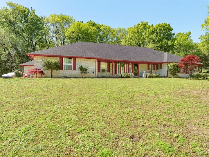 Where Country Meets Cozy – The Edge Retreat” - Ada, OK