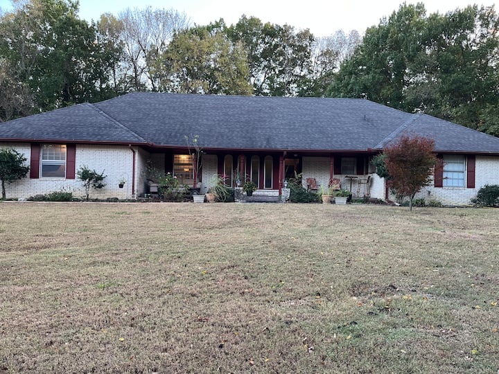 Where Country Meets Cozy – The Edge Retreat” - Ada, OK