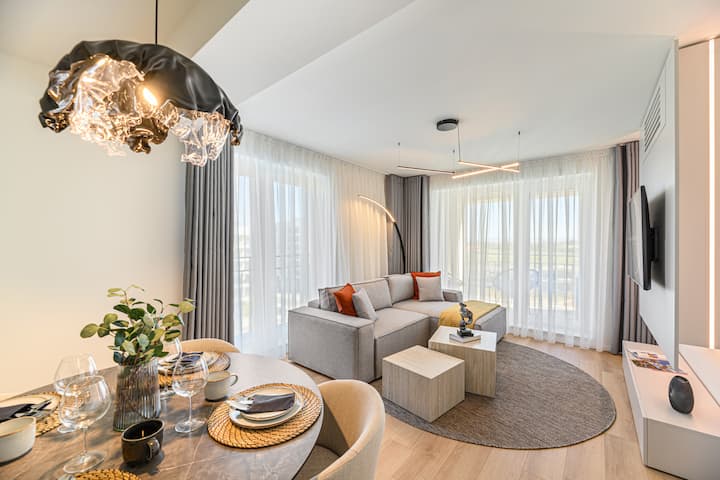 Nokturna Lyra Coresi Kasper With Parking - Brașov