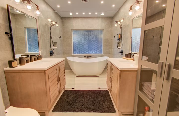 Nrg & Med Center 4br+office • Hot Tub - Houston, TX