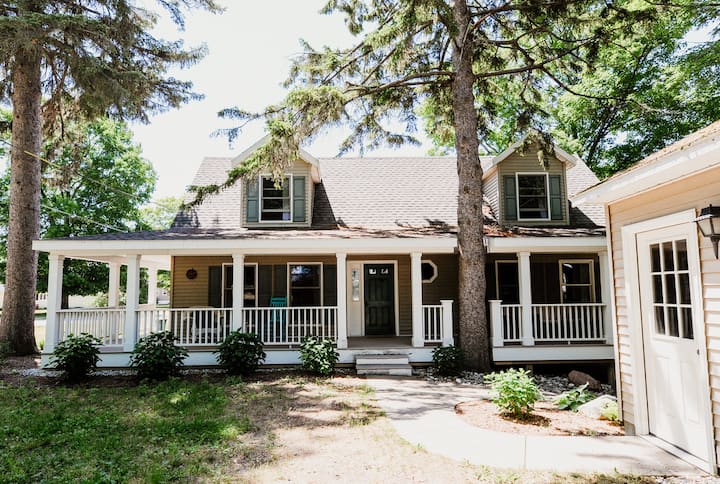 Leland's Grand River Home - Suttons Bay, MI