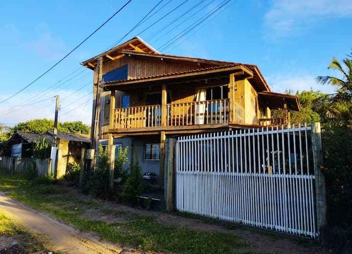 Casa Espaçosa Próxima à Praia Do Rosa - Imbituba