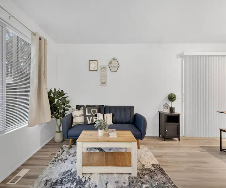 Central Bellevue Guesthouse - Bellevue, WA