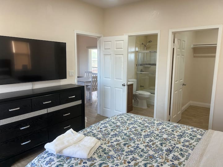 Home For Vacationers To Stay - Huntington Beach, CA