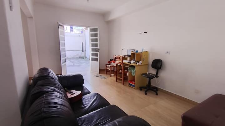 Lindo Sobrado No Canto Do Forte, 600 Mts Da Praia - Santos