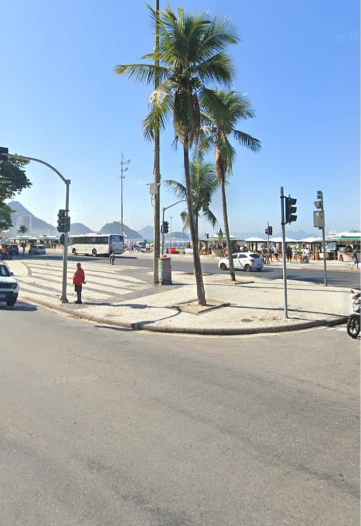 Apartamento/suíte Em Frente A Praia De Copacabana - Rio de Janeiro