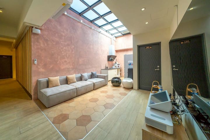 市中心/電梯/天井客廳/近夜市/四間獨立套房公寓-云花民宿 - Hualien City