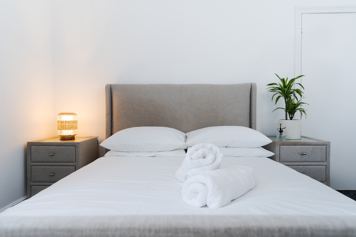Cama tamaño king con armario (para 2 personas) - Apartamentos en ...