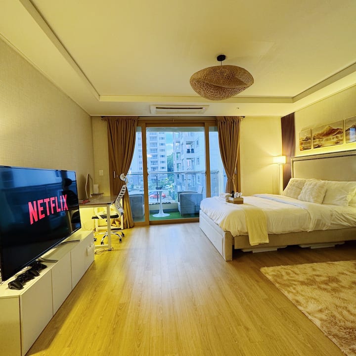 Condo In Clark | Near Clark Airport & Aqua Planet - Mabalacat