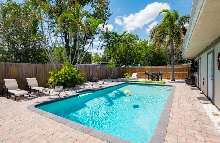 4 Bedroom Heated Pool By Downtown Sarasota - Sarasota, FL