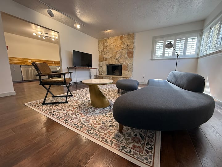 Mid-century Art Gallery - Provo, UT