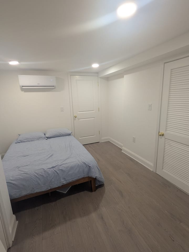 The Chillax Apartment - Newark, NJ