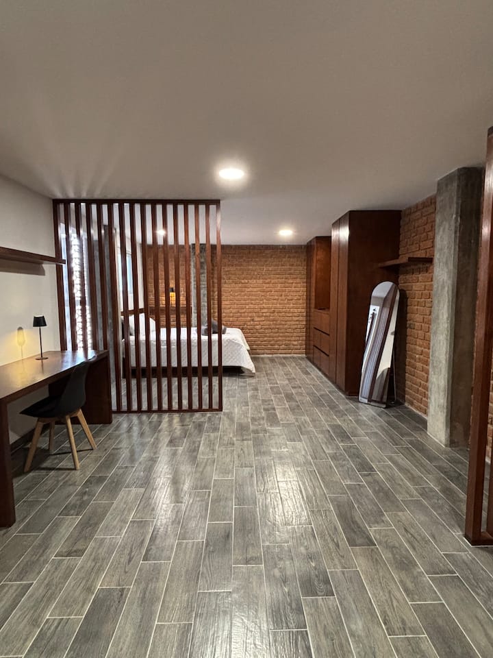 Edificio Para 14 Pers A 20 Mins De Puerto Interior - León, México