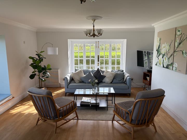 Bright Family Home With Sea Views In Trinity - Jersey