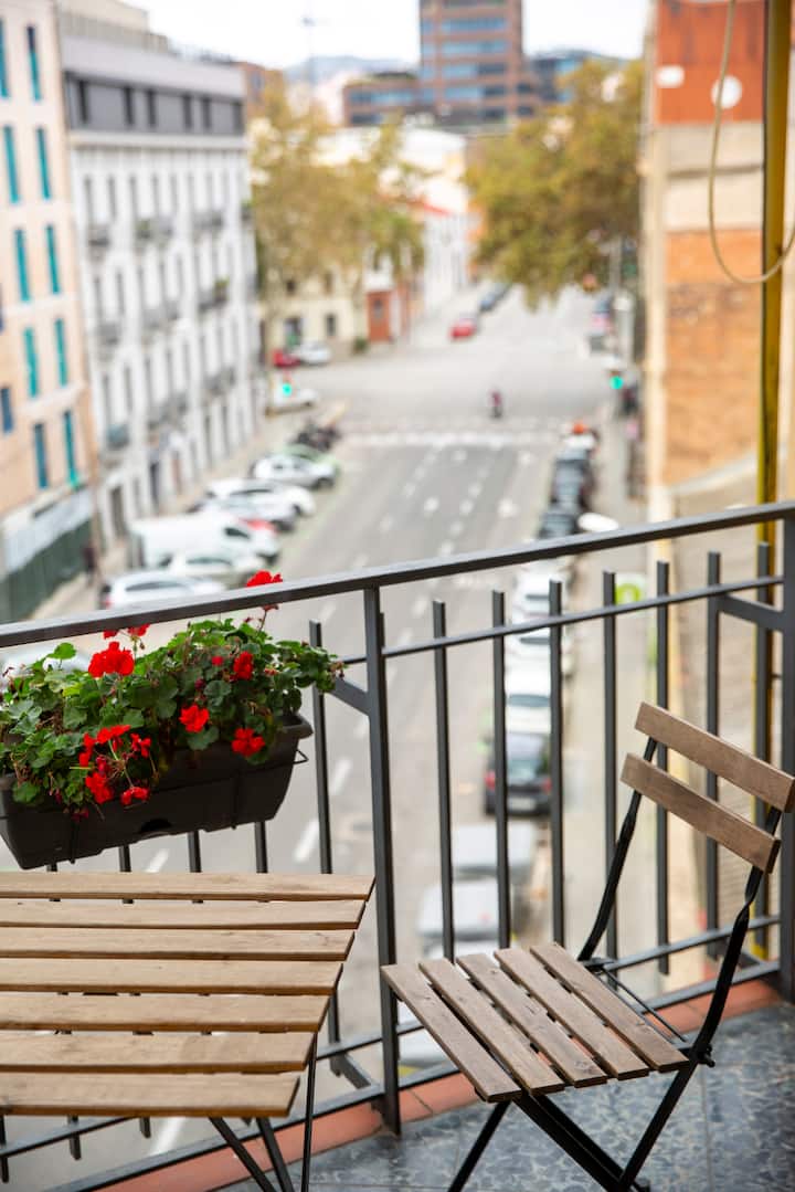 404 - 3br Apartment With Balcony @ Vila Olimpica - Badalona