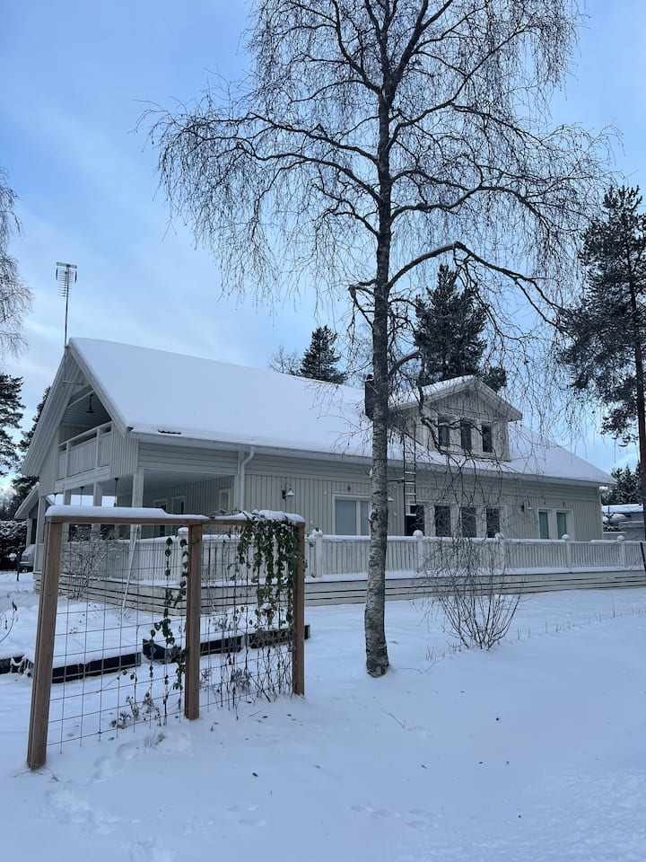 Villa Samperi - Tunnelmallinen Ja Tilava Talo - Rovaniemi