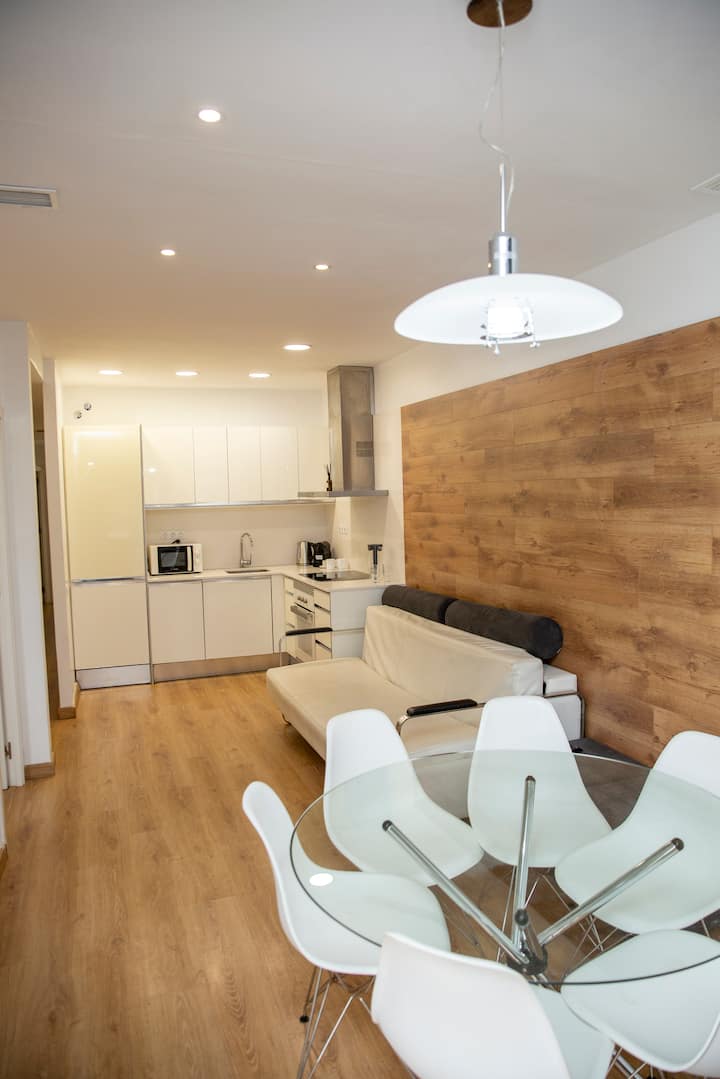 405 - 3br Apartment With Balcony @ Vila Olimpica - Barcelona