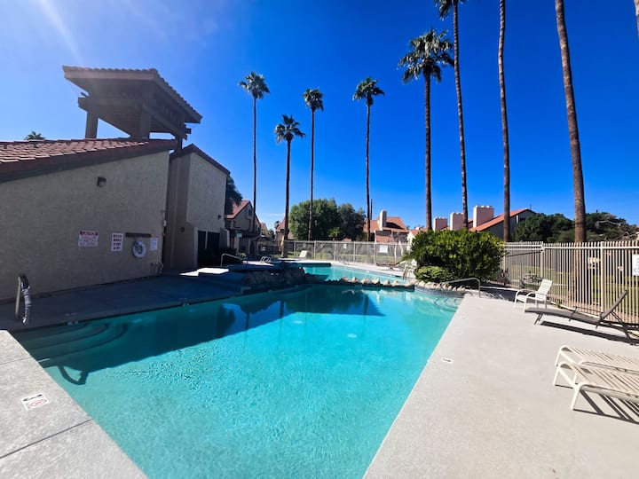 Home Away From Home In Mesa - Mesa, AZ