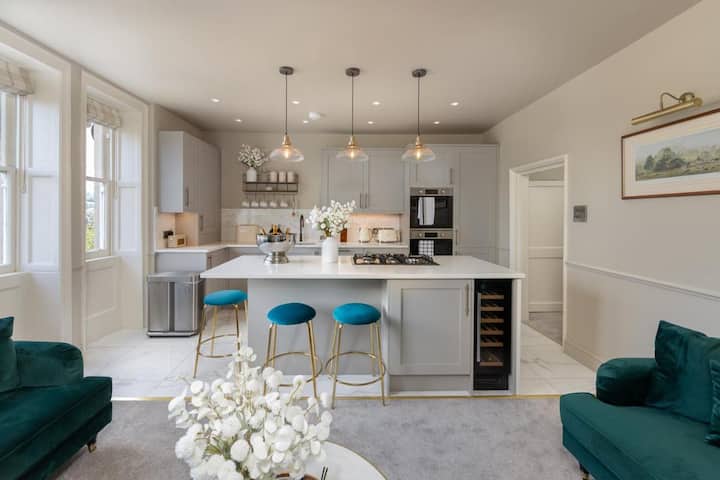 The Heart Of Bath, We Have The Best Bath In Bath! - Bath