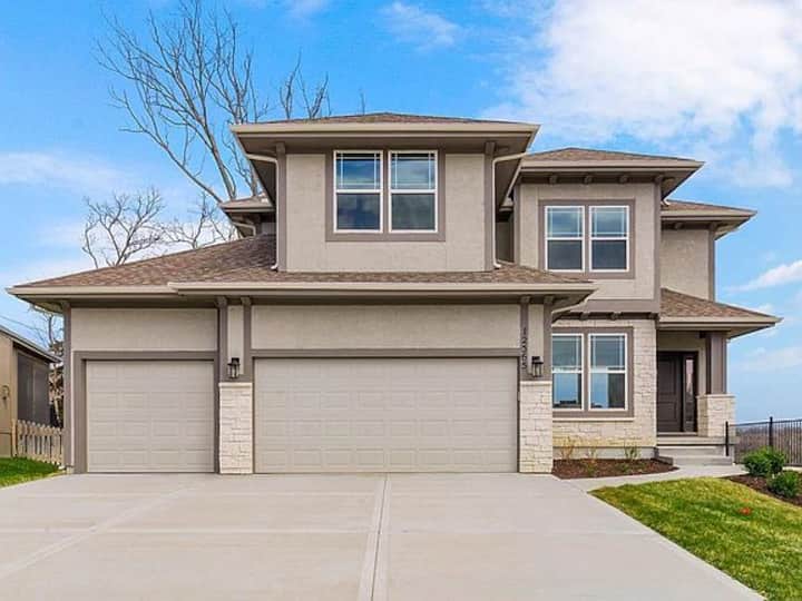 Luxury Modern Kc Home | Olathe | Overland Park - Shadow Lake, Olathe