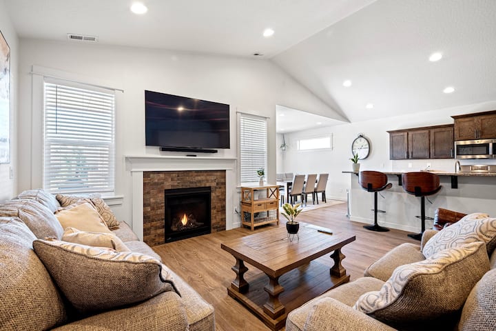 Track Town Usa 4 Bd Modern Home Away From Home. - Springfield, OR