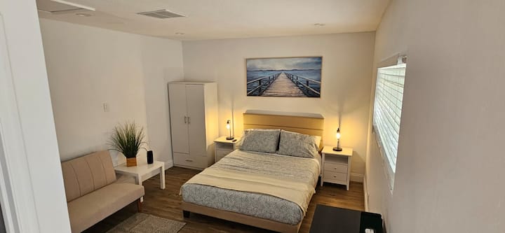 Guest Room In Naples, Close To Best Beaches - Naples, FL