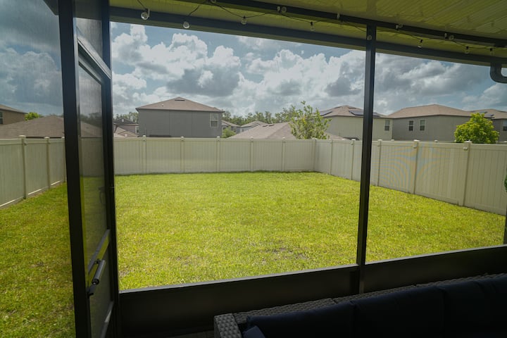 Beautiful 5 Bedroom 2.5 Bath Estate! - Apollo Beach, FL