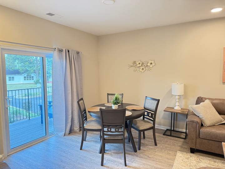 2b Apt, Beautiful Comfy With All Amenities - Huntsville, AL