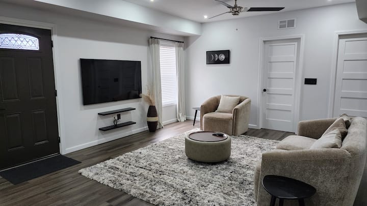 Serene, Cozy, All To Yourself Basement Unit - Lawrenceville, GA