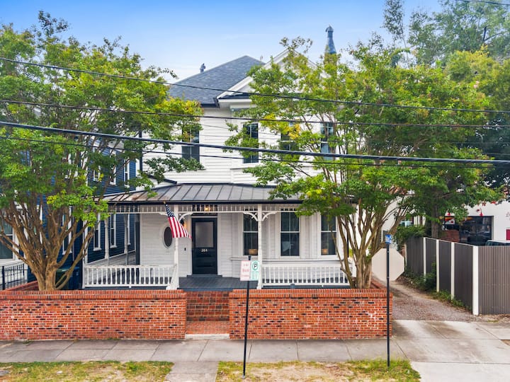 6br, 4ba, Sleeps 16 - Dt Wilm, Walk To Everything! - Leland, NC