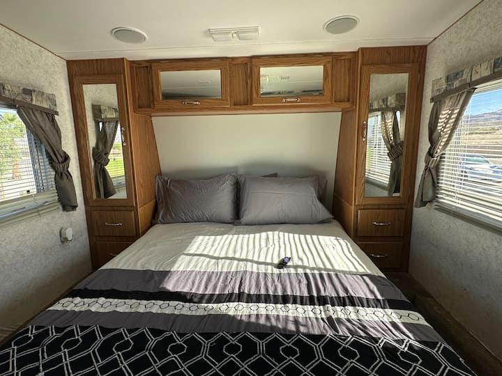 40’ Toyhauler Rv Trailer - Indio, CA