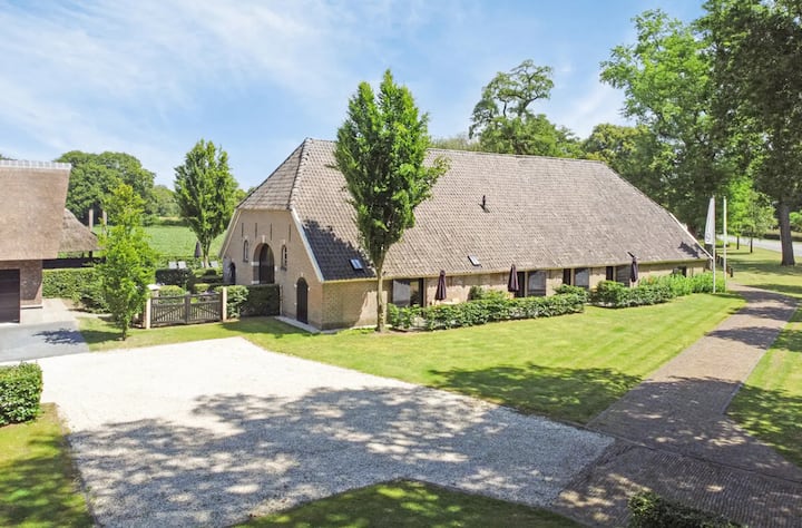 Kasteeldame | Luxe Appartement Met Whirlpool - Borculo