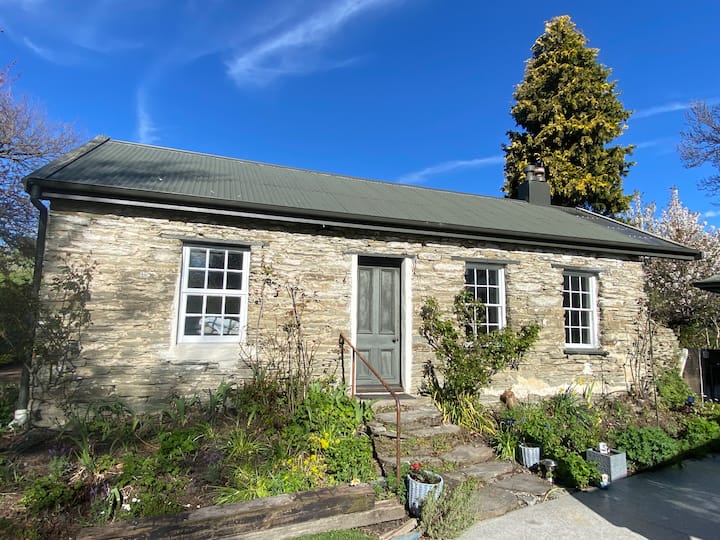 The Old Stone Bakery Cottage - Lake Hayes