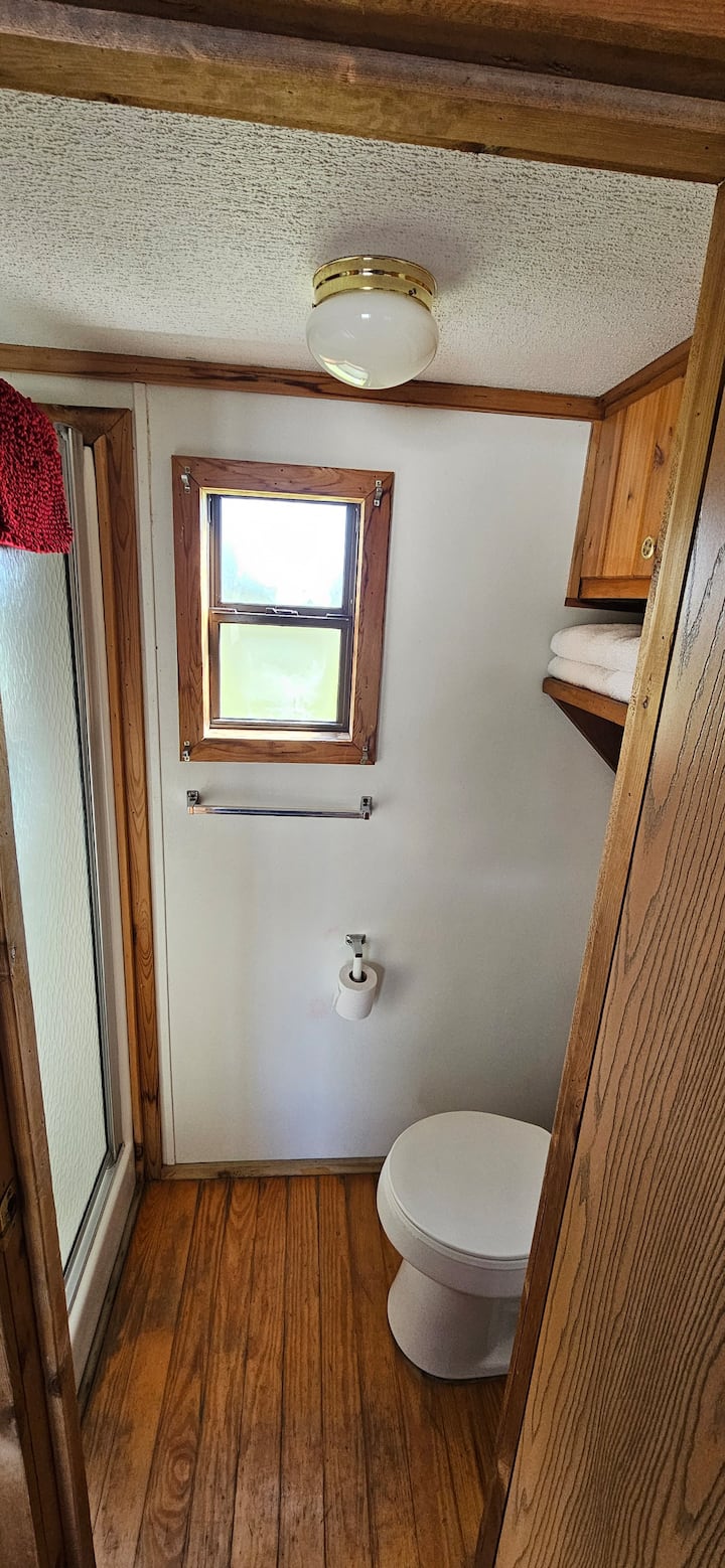 Cabin #8 - Valdez, AK