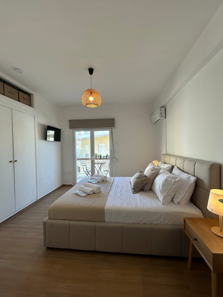 “White Nest” In The Heart Of Rhodes - Rhodos