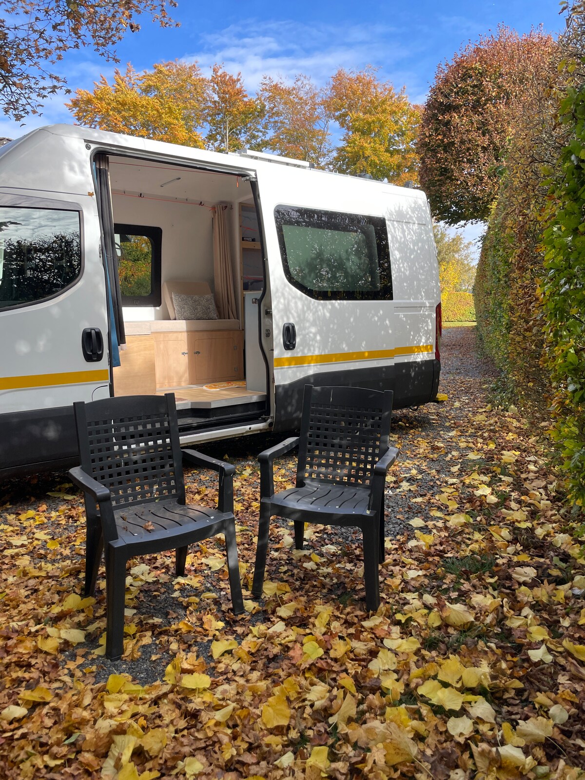 Alone in the countryside – glamping van with a view - Airbnb