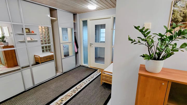 Big House For A Short-term Rent! - Nokia