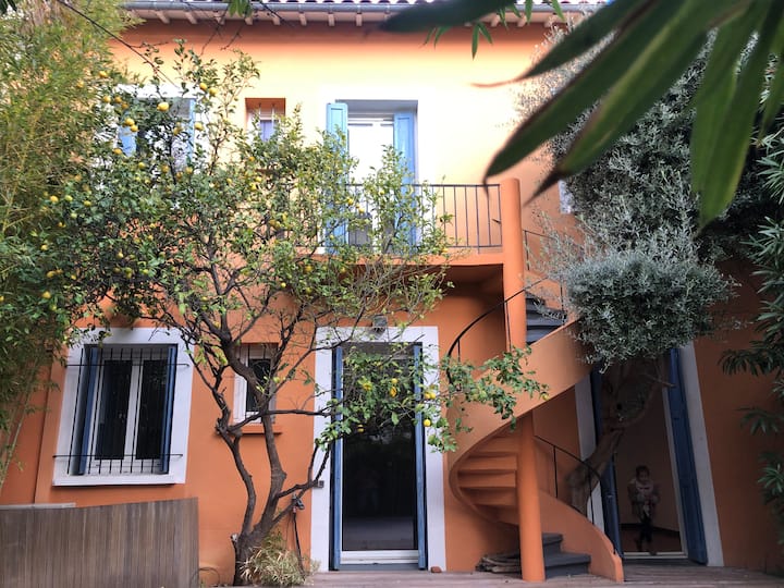 Jolie Maison Spacieuse à Proximité Du Centre-ville - Perpignan