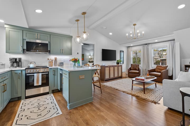 *New* Guesthouse Steps Off 12 South "The Elmwood" - Nashville, TN