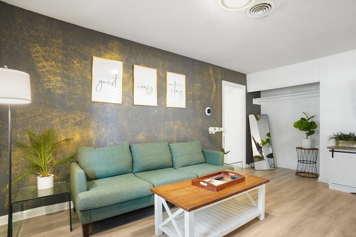 Charming Modern Cottage Near Downtown Fort Worth - Fort Worth, TX