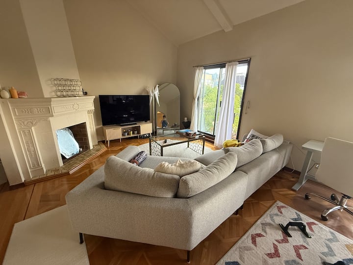 Charming Spanish House 2b1b + Office + Patio - Mission District - San Francisco