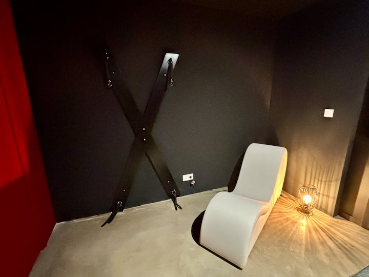 L'interlude, Une Parenthèse Secrète Et Sensuelle. - Marignane