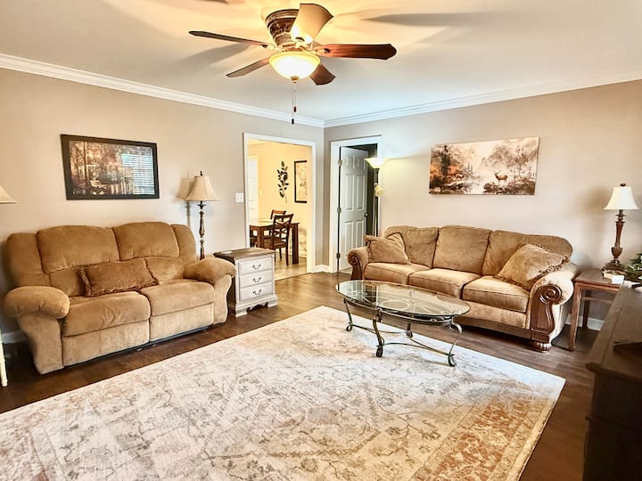 Hartselle *Fenced Yard* Near Downtown *King Bed* - Somerville, AL