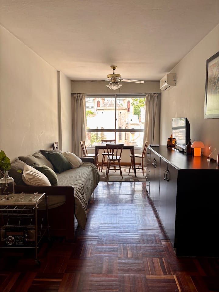 Bright & Cozy Apartment - Downtown Montevideo - Montevideo
