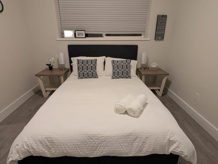 Spacious 1 Bedroom Suite In Pemberton Heights - Canada