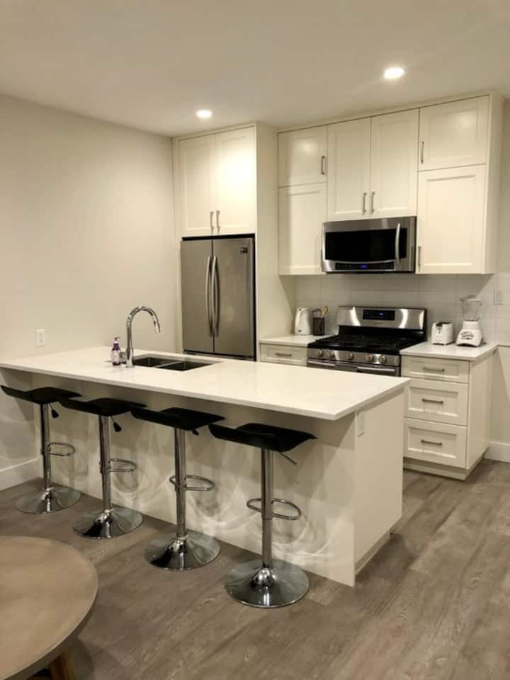 Guest Suite In Pemberton Heights - West Vancouver