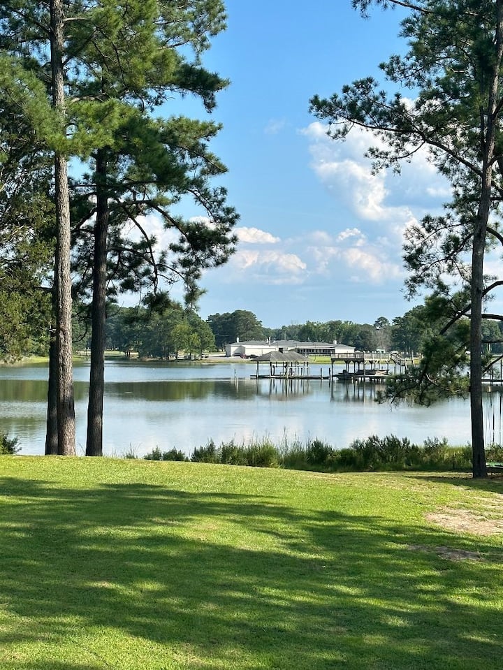 Riverbend Retreat - 1 Bedroom - Chesapeake, VA