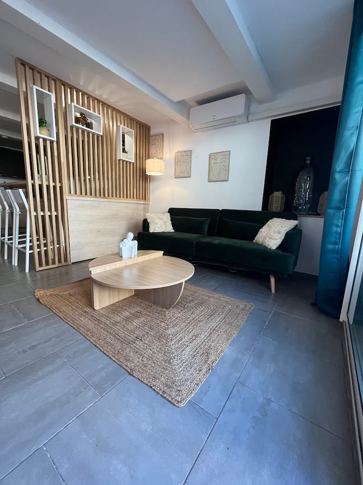 Appartement Plein Centre Avec Terrasse - L'Isle-sur-la-Sorgue