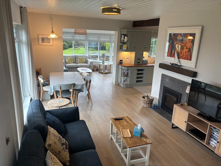 Modern, Spacious Recently Renovated Holiday Home. - Dunfanaghy